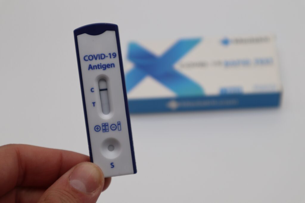 Κορωνοϊός: Πότε καταργούνται τα rapid test για τους ανεμβολίαστους ...