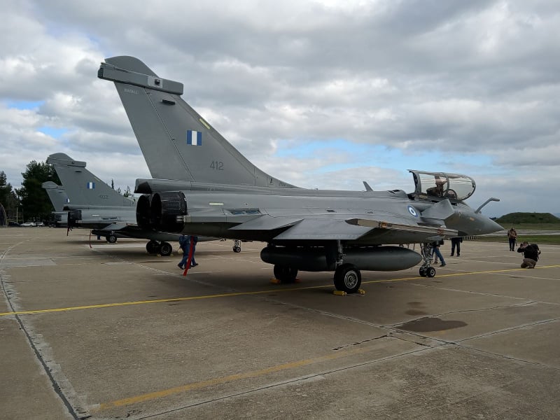 25η Μαρτίου: Με Rafale, Spitfire, M1117 και Μονάδες των γαλλικών ...