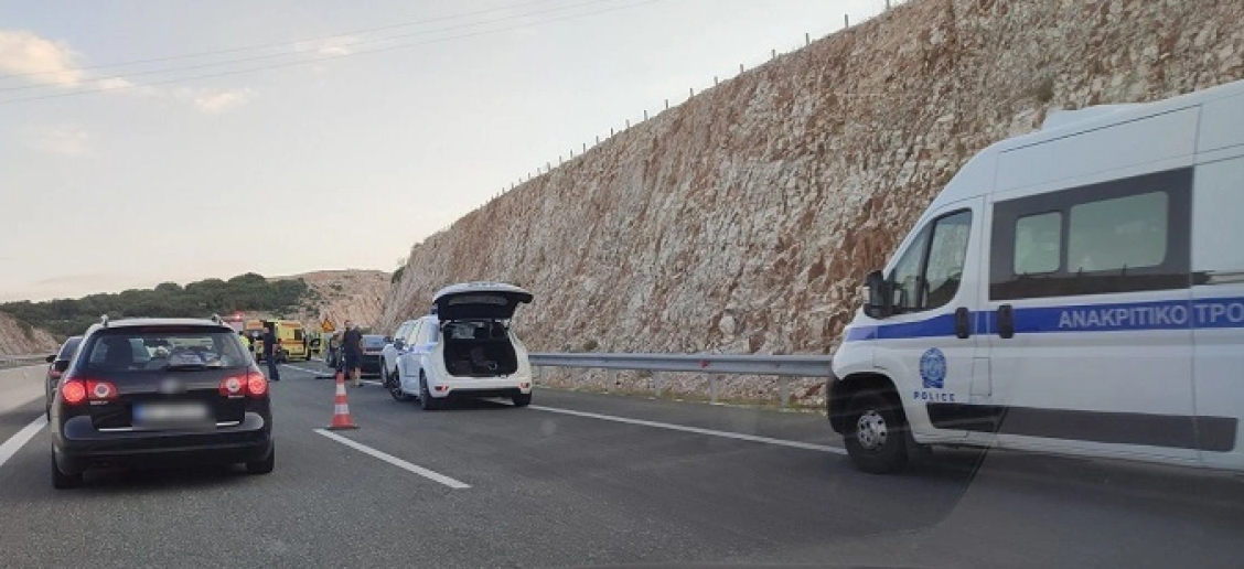 Τροχαίο με δύο νεκρούς: ΙΧ παρέσυρε και σκότωσε ζευγάρι μπροστά στα ...