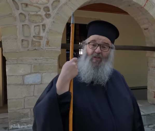 Ακρίβεια: Ο παπα Νικόλας αποχωρίστηκε το κοπάδι του με δάκρυα και ...