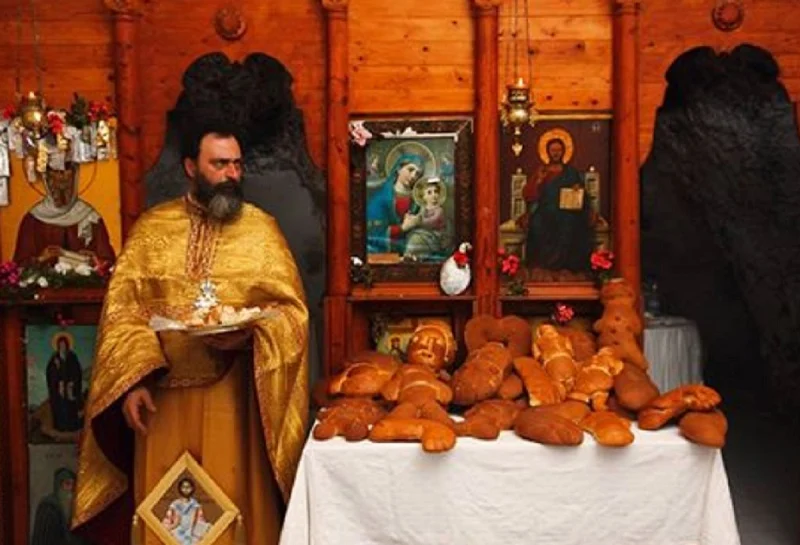Άγιος Αντώνιος: Τα «μοναδικά» τάματα των Σφακιανών στην χάρη του Αγίου ...