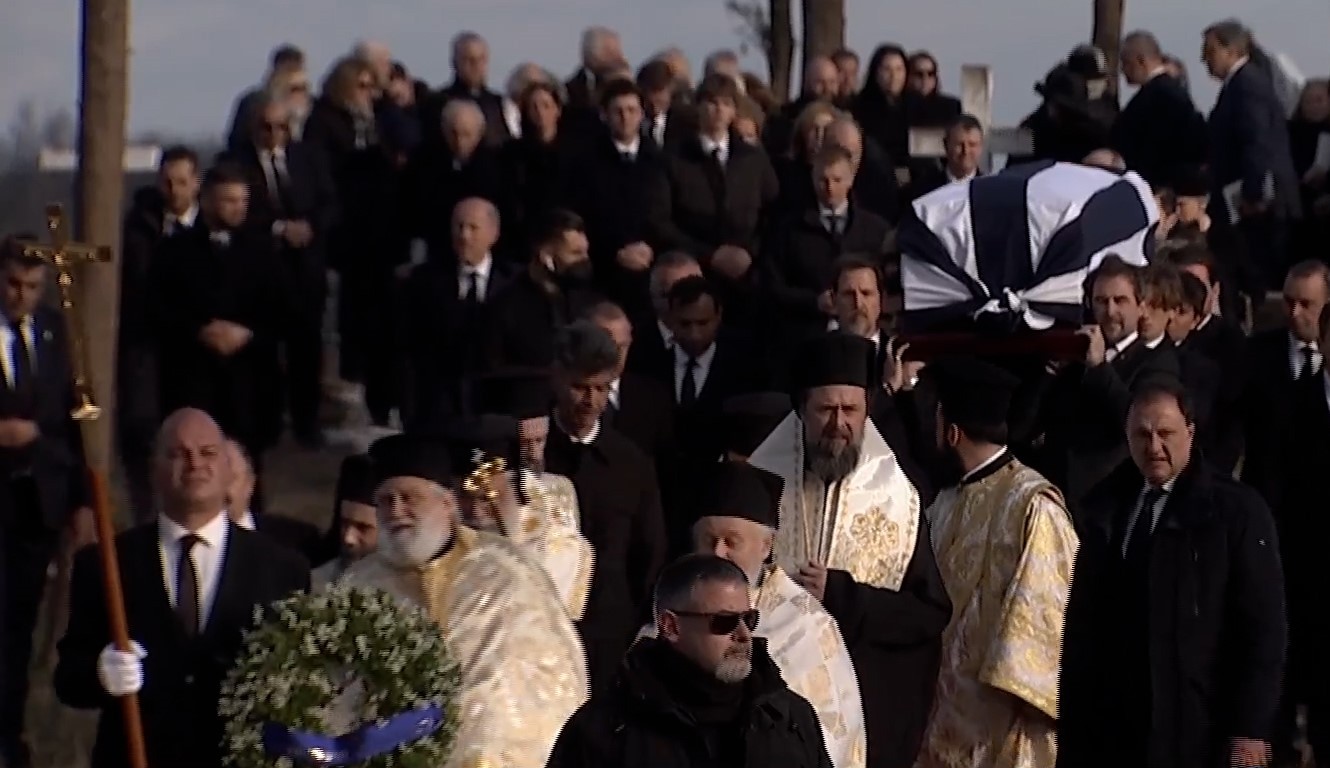 Κηδεία τέως βασιλιά Κωνσταντίνου: Ενταφιάστηκε δίπλα στους προγόνους ...