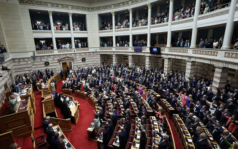 Βουλή: Ορκίστηκαν οι 300 νέοι βουλευτές των εκλογών της 21ης Μαΐου ...