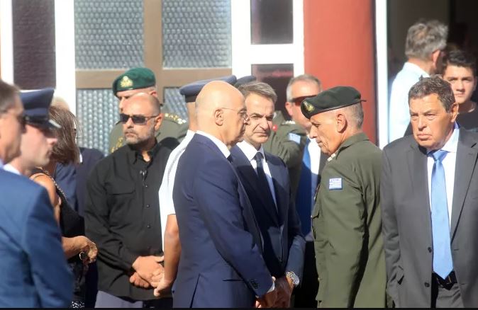 Η στιγμή που ο Α/ΓΕΕΘΑ ενημερώνει Μητσοτάκη και Δένδια για τις εκρήξεις ...