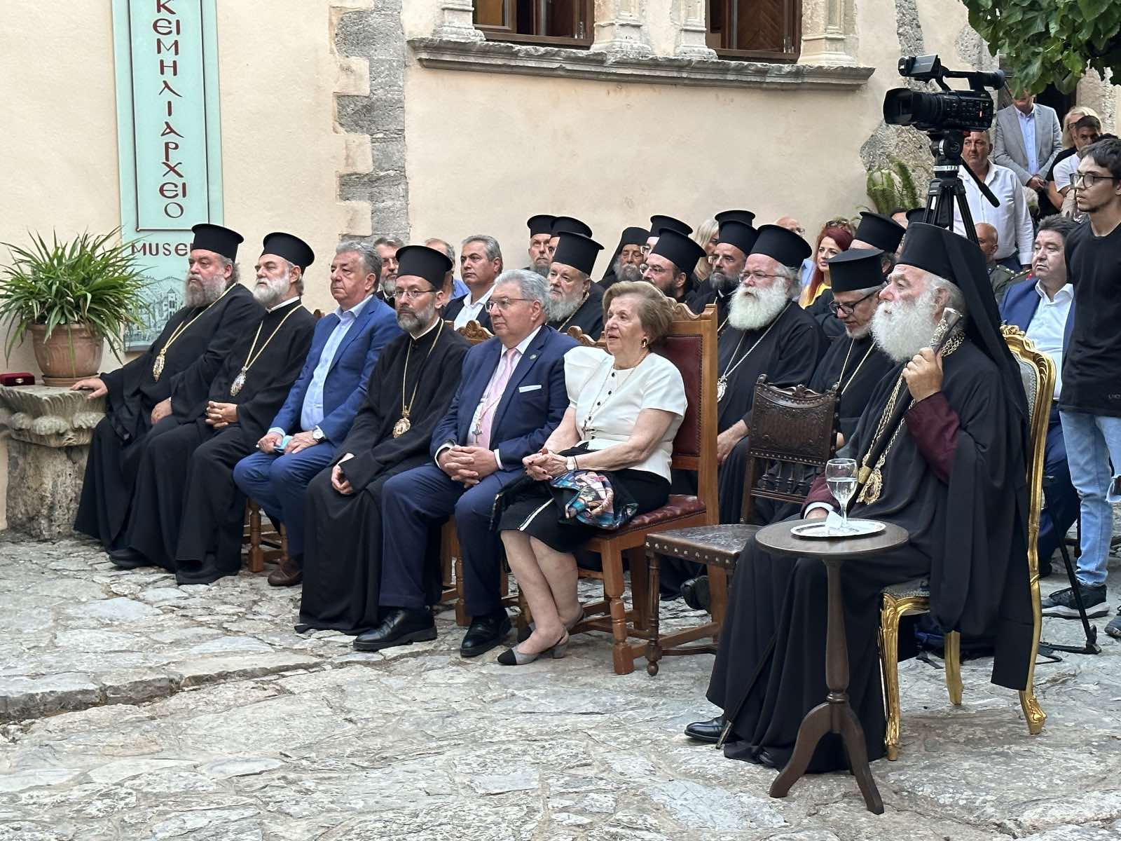 Πλήθος κόσμου στις εκδηλώσεις για τον Πάπα και Πατριάρχη Αλεξανδρείας ...
