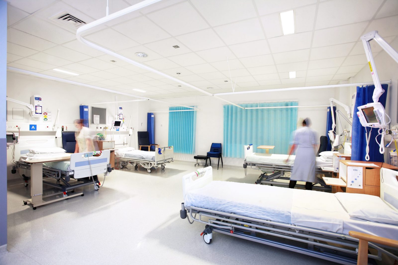 Κρήτη: Στην Εντατική η υγεία - Τι μισθό δίνουν στους γιατρούς που θα ...