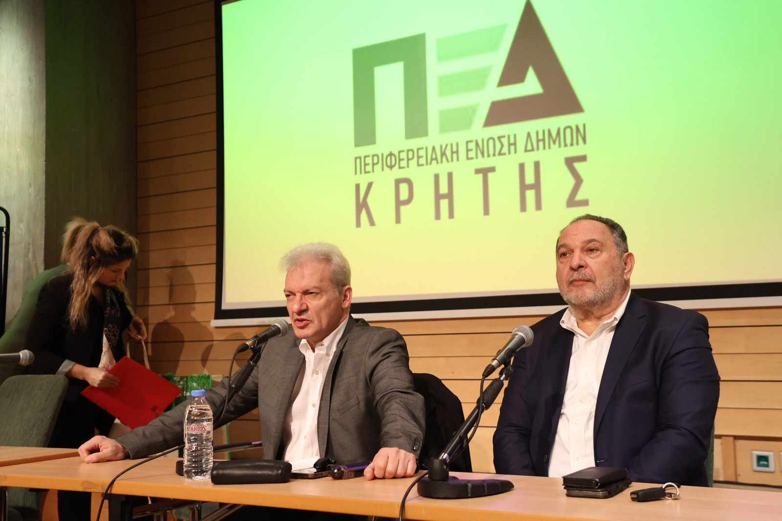 Εκλογές στην ΠΕΔ Κρήτης: Σε εξέλιξη η διαδικασία (φωτογραφίες) | ekriti.gr