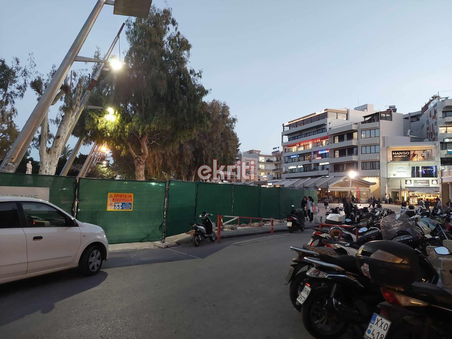 Πλατεία Ελευθερίας: Σοβαρό πρόβλημα στατικότητας των πυλώνων φωτισμού ...