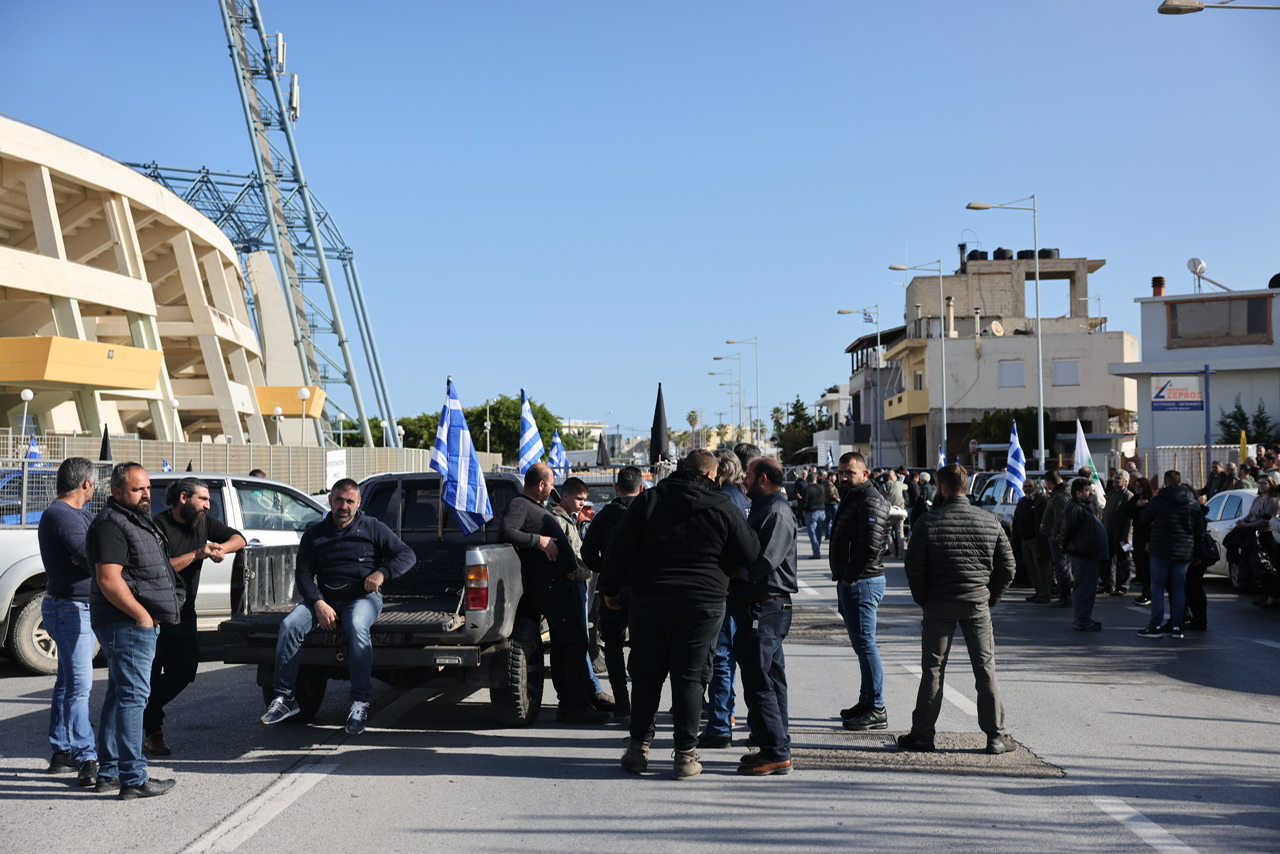 Ηράκλειο: Στο Παγκρήτιο Στάδιο οι αγρότες (φωτογραφίες) | ekriti.gr