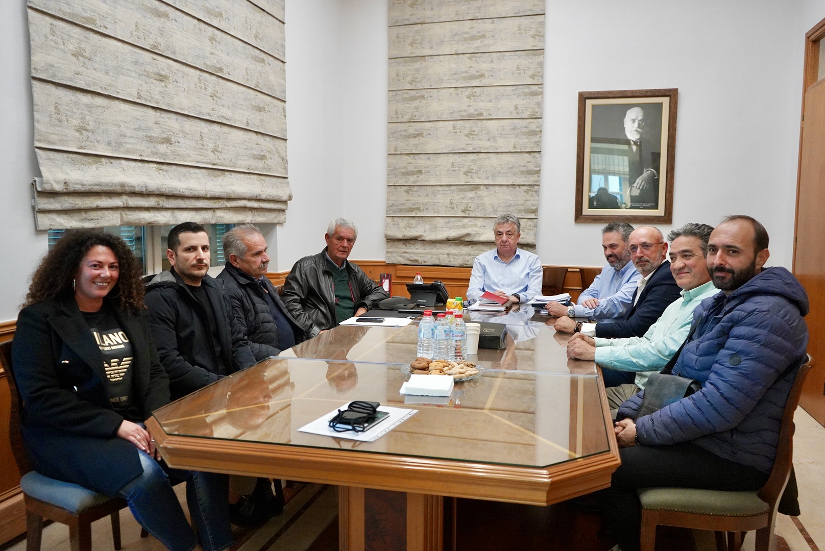 Συνάντηση Αρναουτάκη με το Διοικητικό Συμβούλιο Του Συλλόγου ...