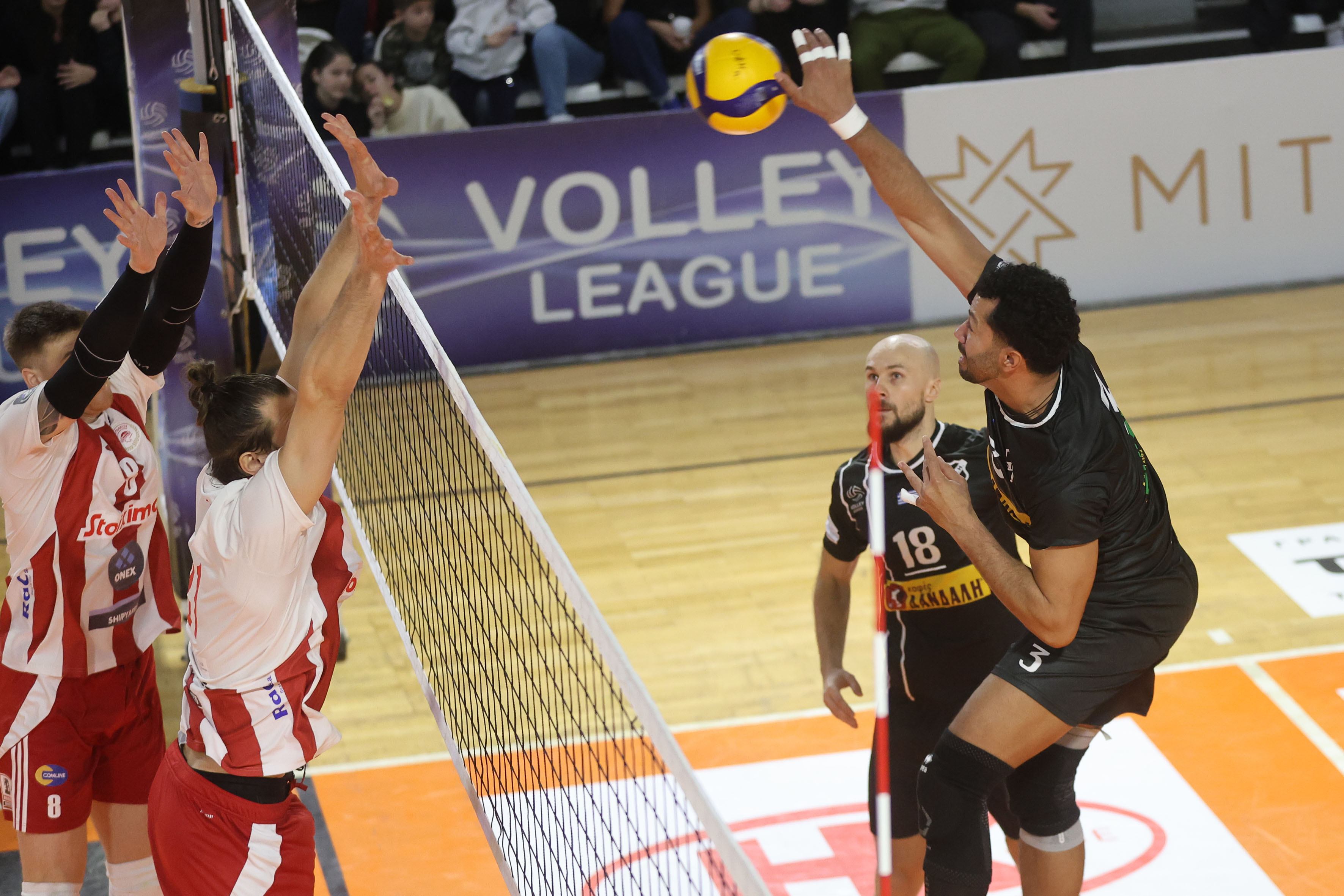 Volley League: Πίεσε τον Ολυμπιακό ο ΟΦΗ αλλά ηττήθηκε με 3-1 σετ στο ...
