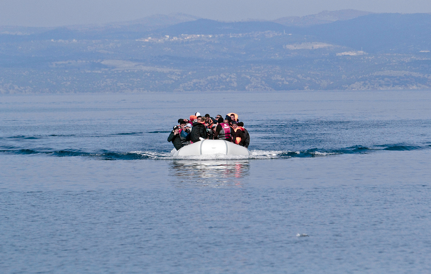 Κρήτη: Νέα άφιξη μεταναστών - 45 άτομα έφτασαν με σκάφος | ekriti.gr
