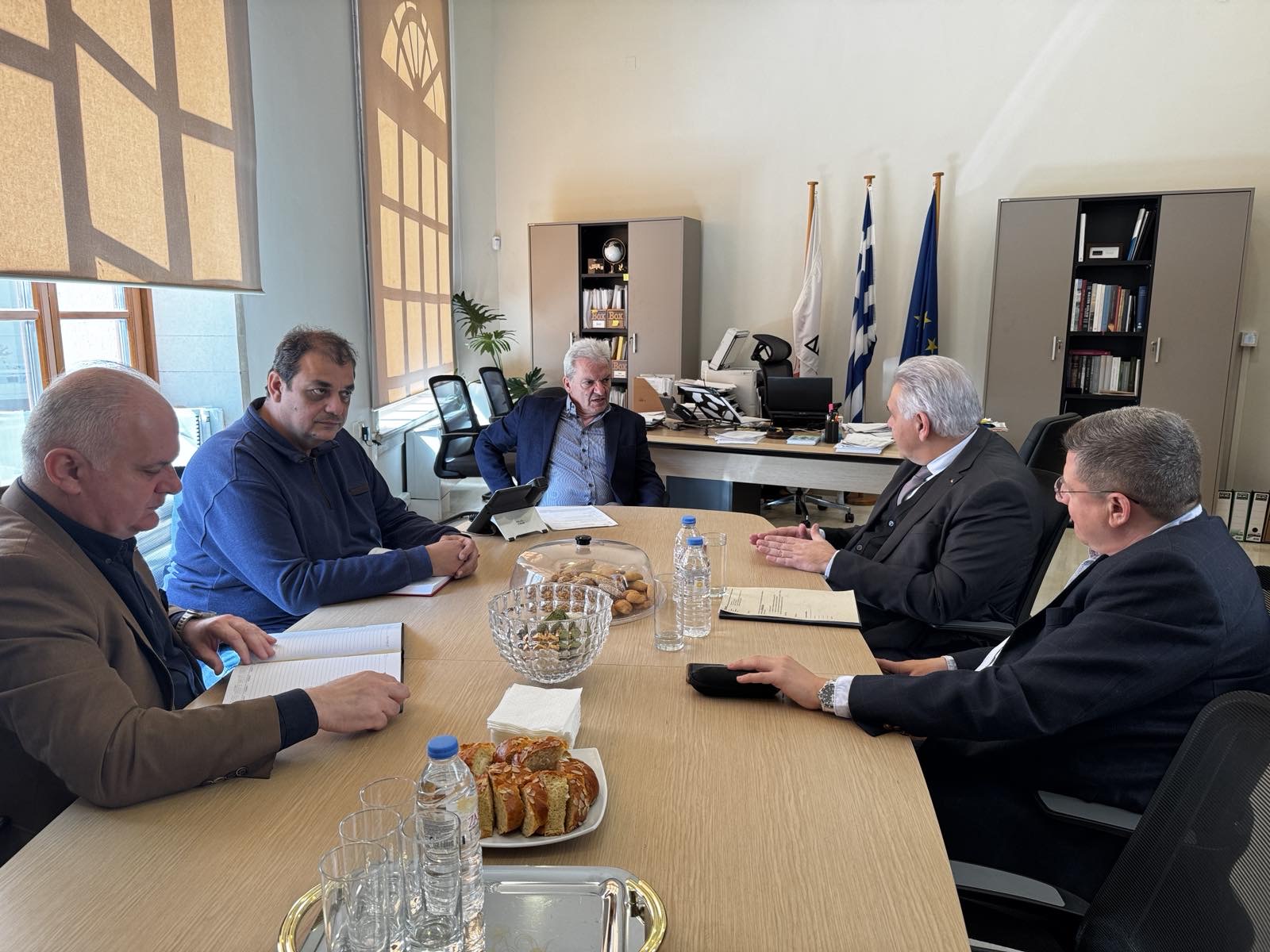Συνάντηση του Δημάρχου Ηρακλείου με τον Πρόεδρο του Επιμελητηρίου ...