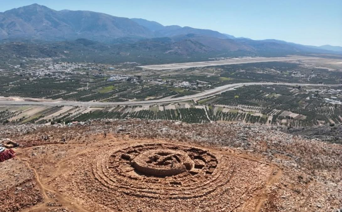 Β. Κεγκέρογλου θέση Παπούρα: «Όχι σε μια λύση που «σφιχταγκαλιάζει» το ...
