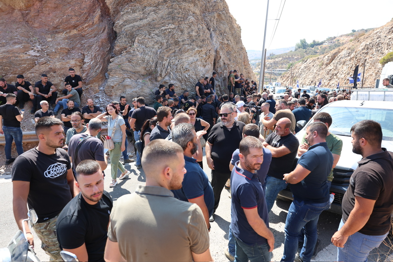 Κρήτη: Αποφασισμένοι για μπλόκα διαρκείας οι κτηνοτρόφοι - Κλείνουν τον ...