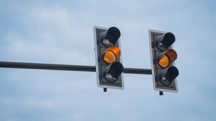 Θα με γράφουν οι κάμερες όταν περνάω με πορτοκαλί -Τι προβλέπεται για ...
