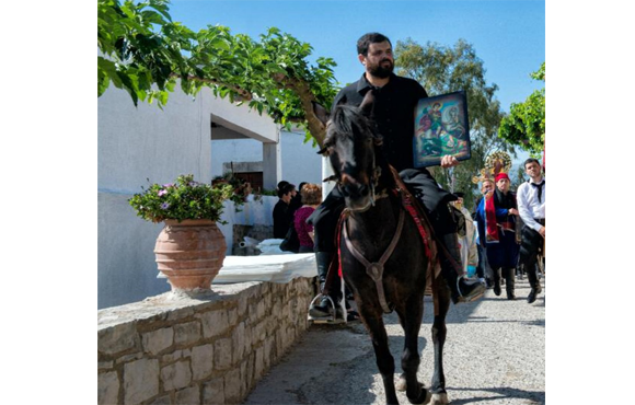 Έρχουνταν η άνοιξη με τον αρραβωνιαστικό της, τον Άι Γιώργη... (Κείμενο ...