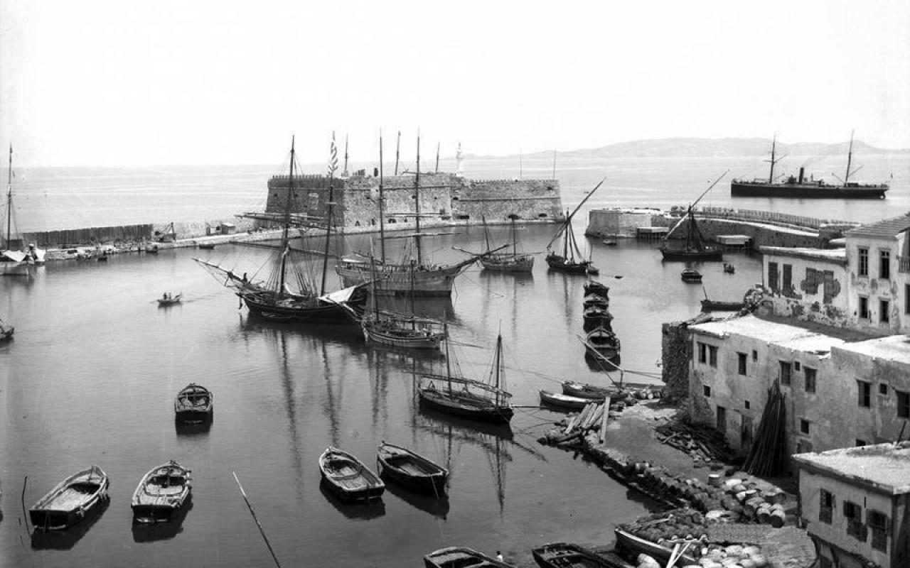 Ηράκλειο: Ένα φωτογραφικό ταξίδι στο παρελθόν! | ekriti.gr