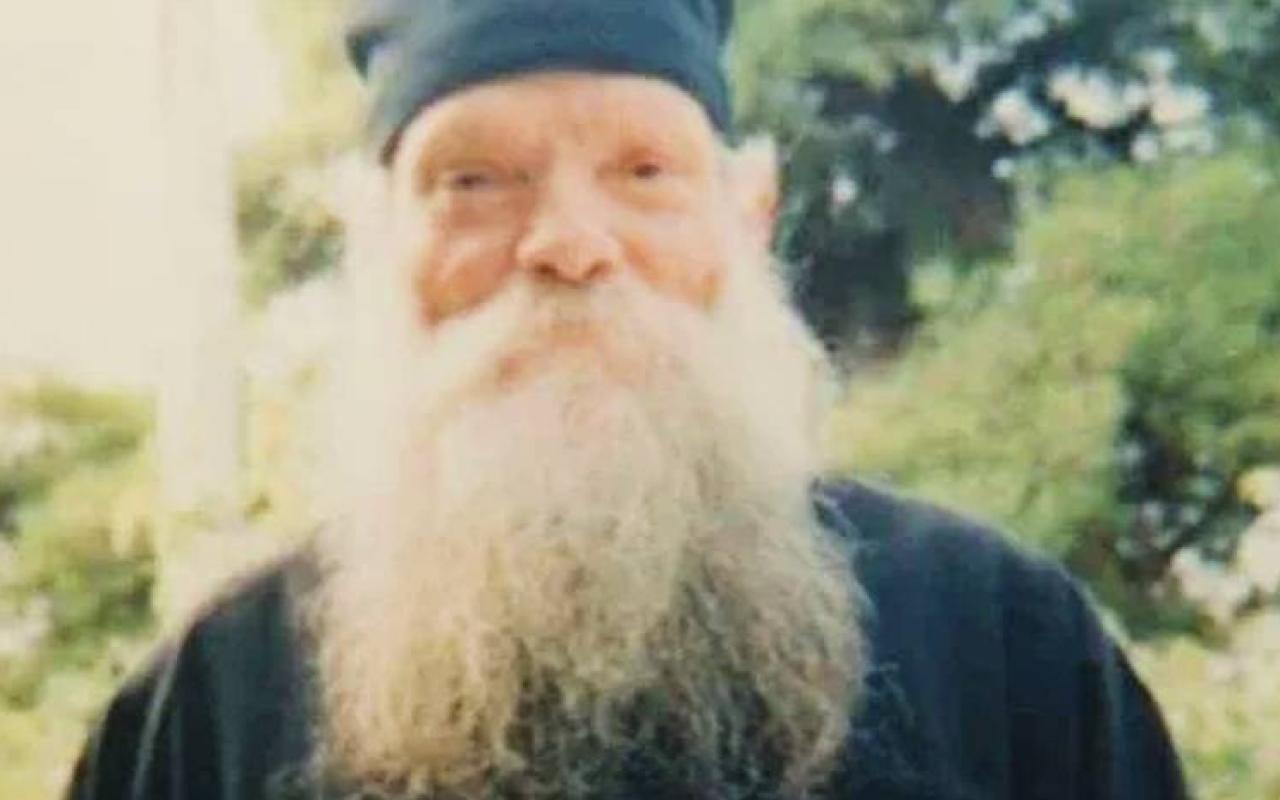 Ευμένιος Σαριδάκης: Τι έβλεπε ο γελαστός Άγιος την ώρα της Θείας ...
