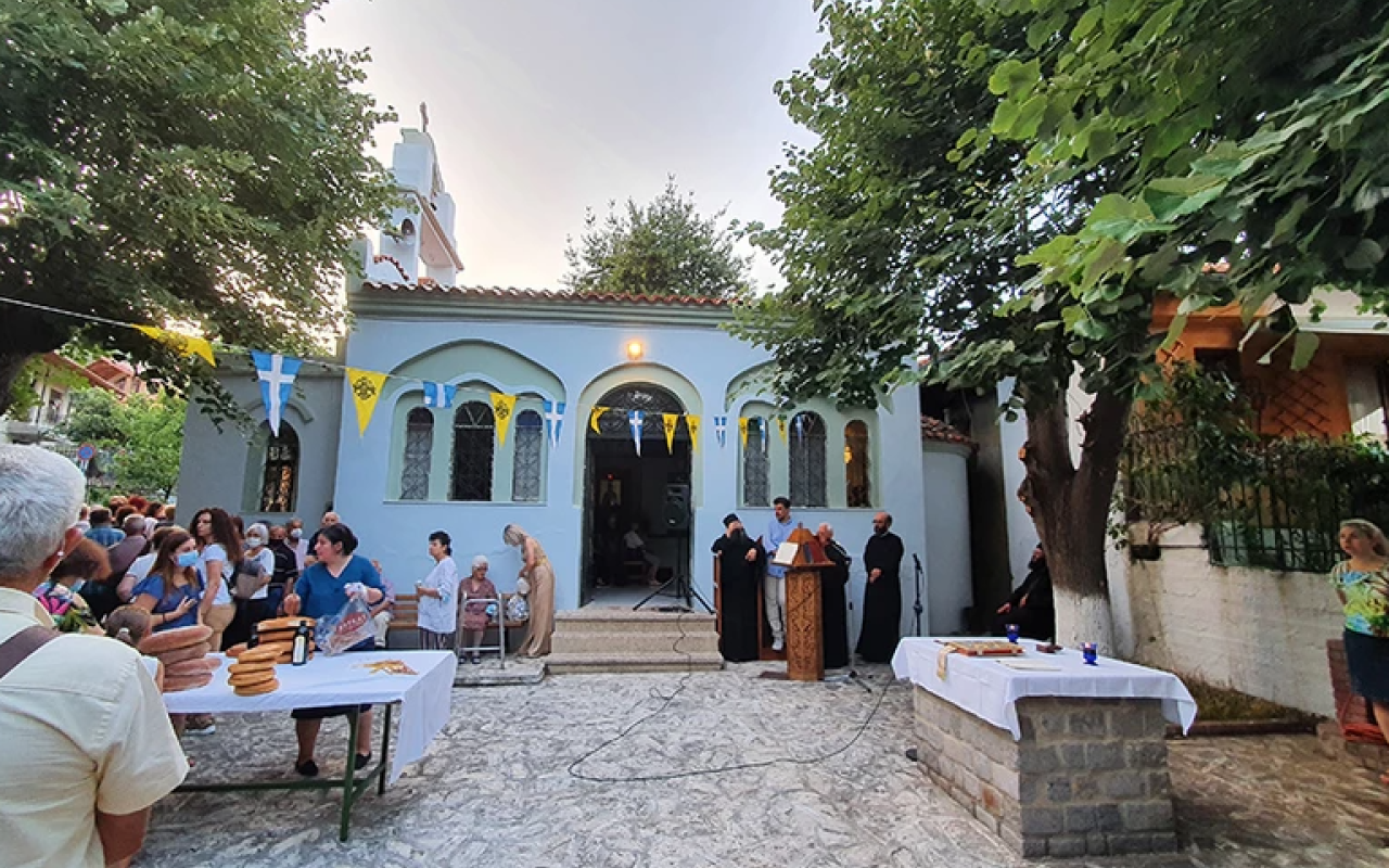 Αγία Παρασκευή: Η εκκλησία που ενώνει Χριστιανούς και Μουσουλμάνους ...