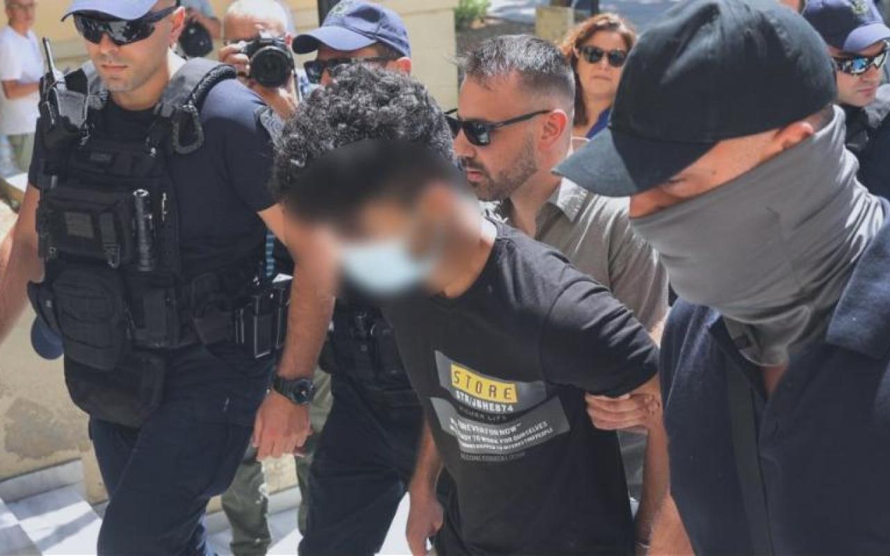 Έγκλημα στο Περιστέρι: «Πάνω στον καβγά της έκλεισα το στόμα και τη ...