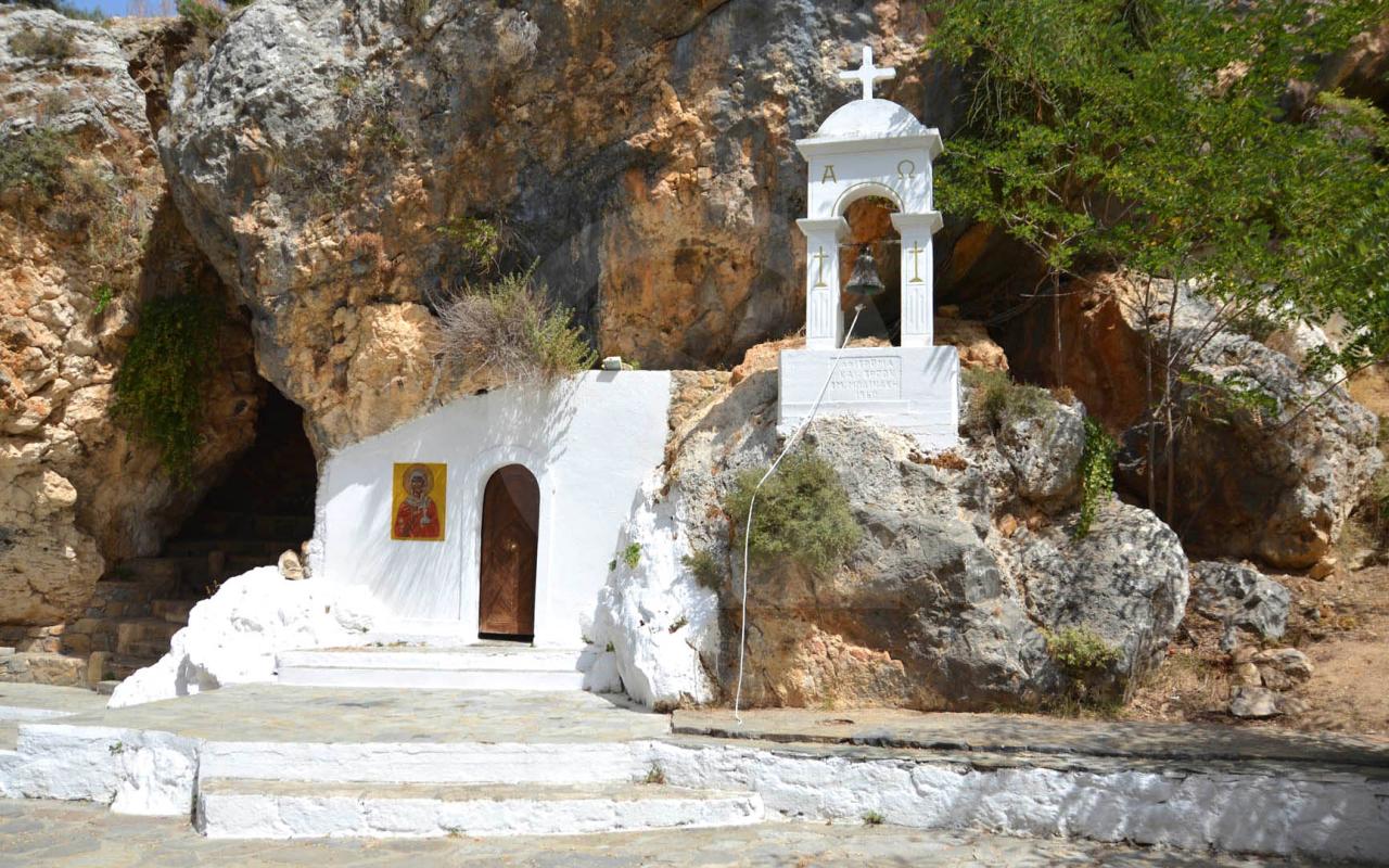 Ηράκλειο: Η Αγία Αναστασία και το Ιερό Σπήλαιο στο Καινούριο Χωριό ...