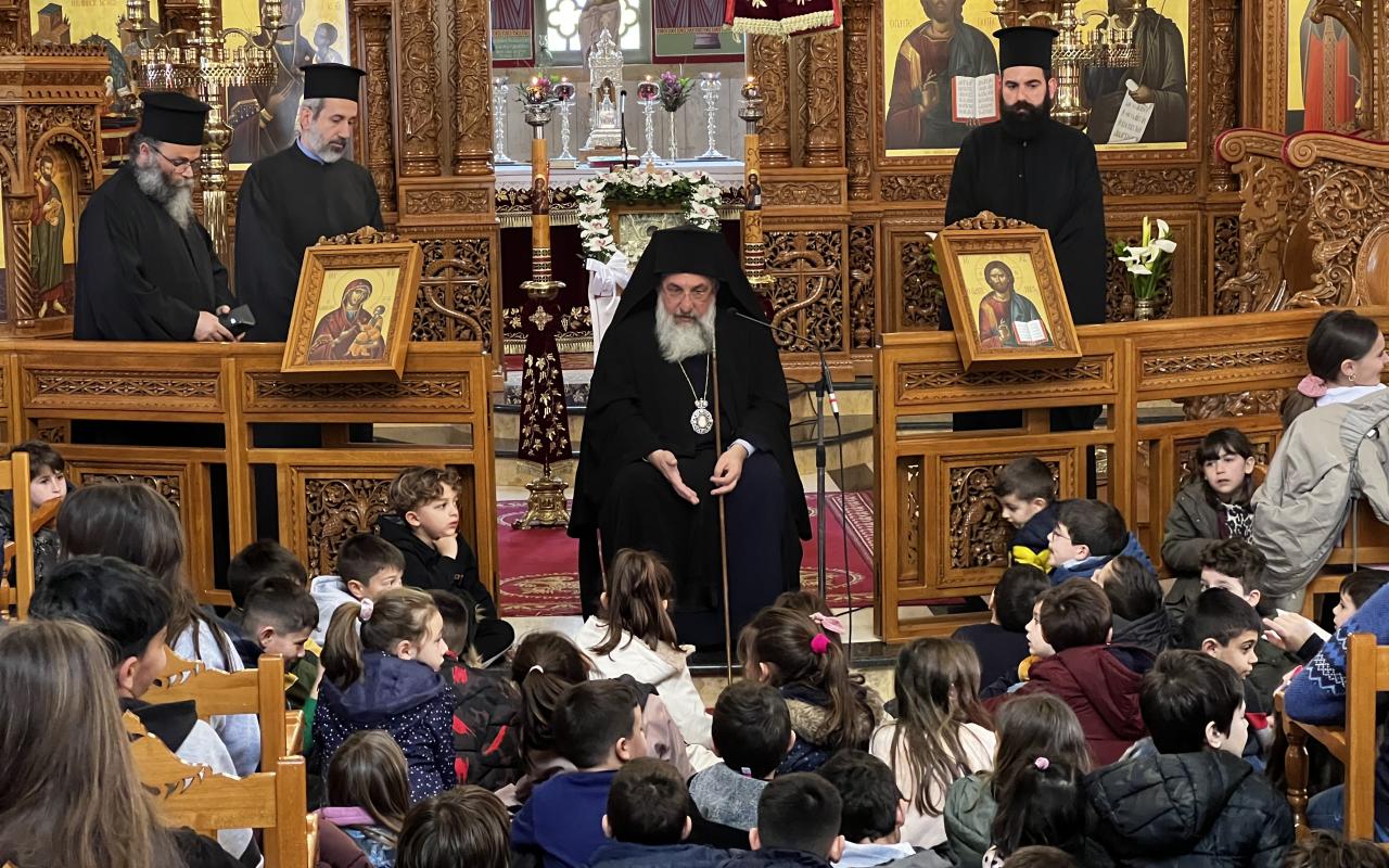 Ηράκλειο: Μικροί μαθητές παρακολούθησαν τους Χαιρετισμούς στην Παναγία ...