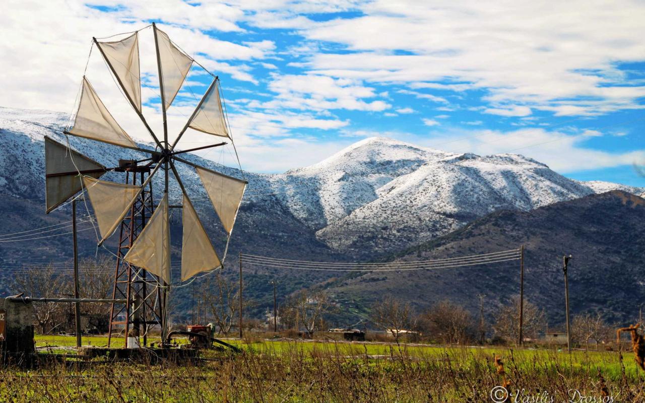 Οροπέδιο Λασιθίου: Μπαίνουν οι πρώτοι παραδοσιακοί ανεμόμυλοι που θα ...