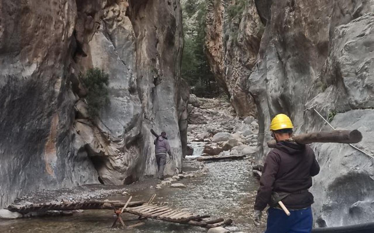 Κρήτη: Ξεκίνησαν οι εργασίες συντήρησης του μονοπατιού στο Φαράγγι της ...