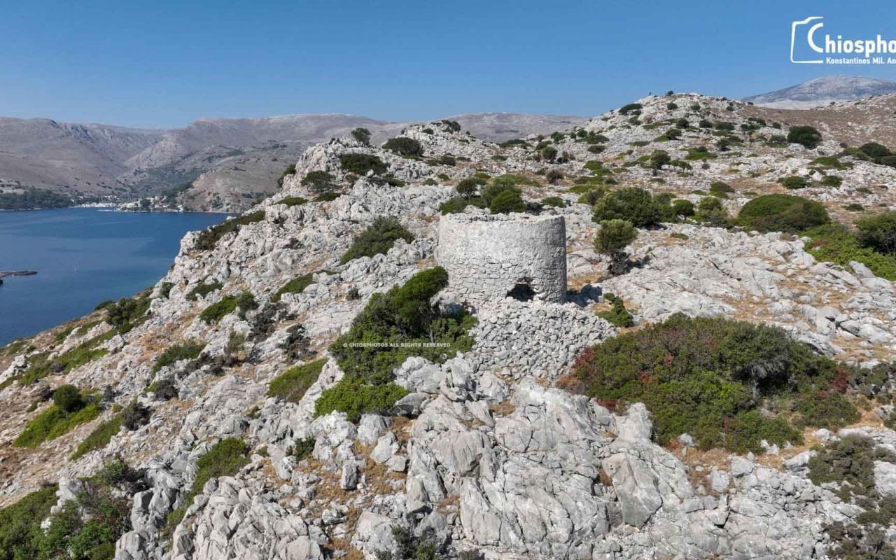 Παλαιόπυργος ή Παπαδιά: Μία από τις άγνωστες παραλίες της Χίου (βίντεο ...