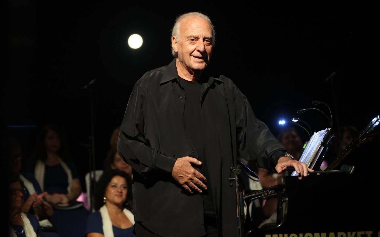 Χατζηνάσιος: «Ο χωρισμός με τη σύζυγό μου πόνεσε πολύ, υποφέραμε και οι ...