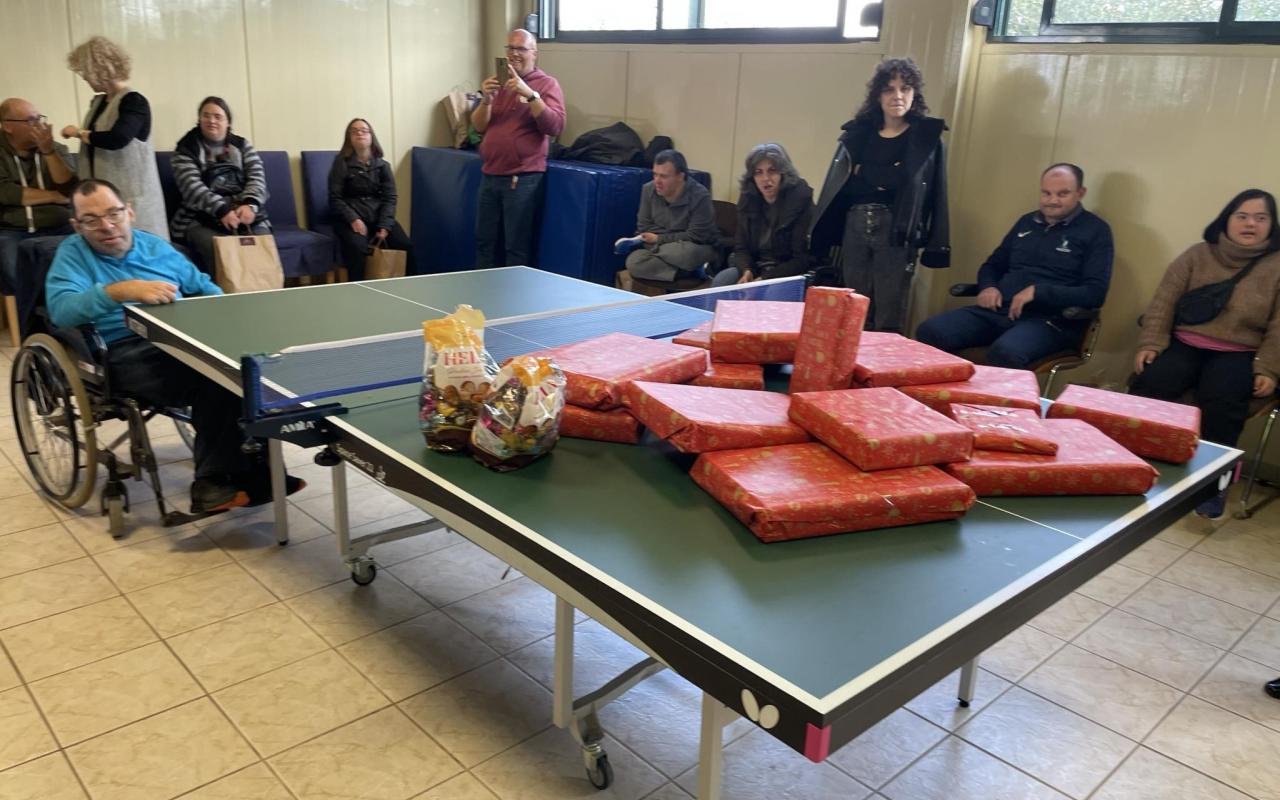 Ηράκλειο: Δώρα από τον Άγιο Βασίλη στα παιδιά της Ζωοδόχου Πηγής ...
