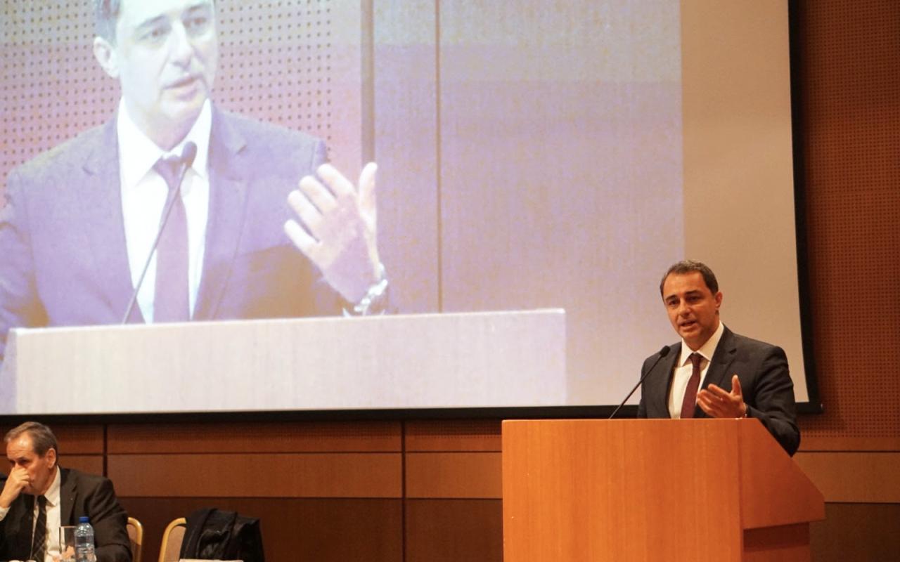 Μάξιμος Σενετάκης: Η Τεχνητή Νοημοσύνη συνιστά νέα εθνική πρόκληση ...