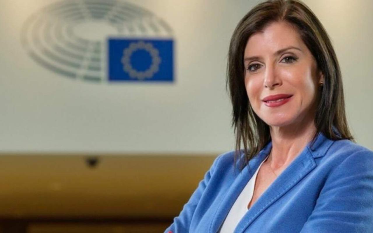Άννα – Μισέλ Ασημακοπούλου: Συνεχίζονται οι αντιδράσεις για τα μαζικά ...
