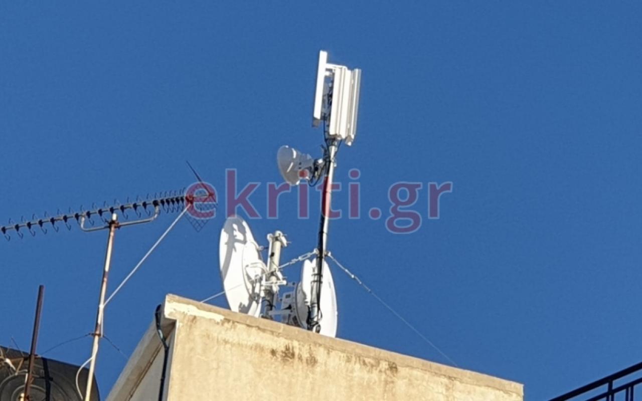 Ηράκλειο: Ξύπνησαν και είδαν την ...κεραία απέναντι από τα μπαλκόνια ...