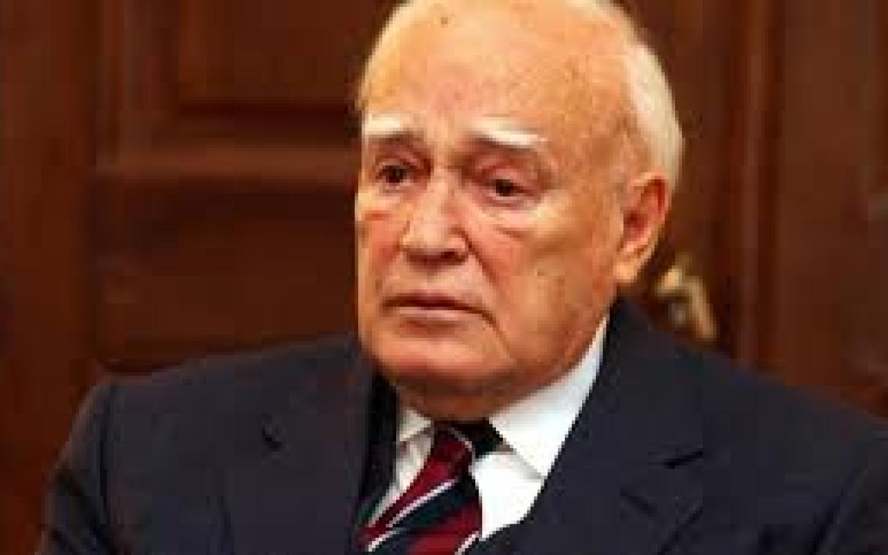 Κάρολος Παπούλιας: "Σε αυτές τις δύσκολες στιγμές ο Έλληνας αναδεικνύει ...